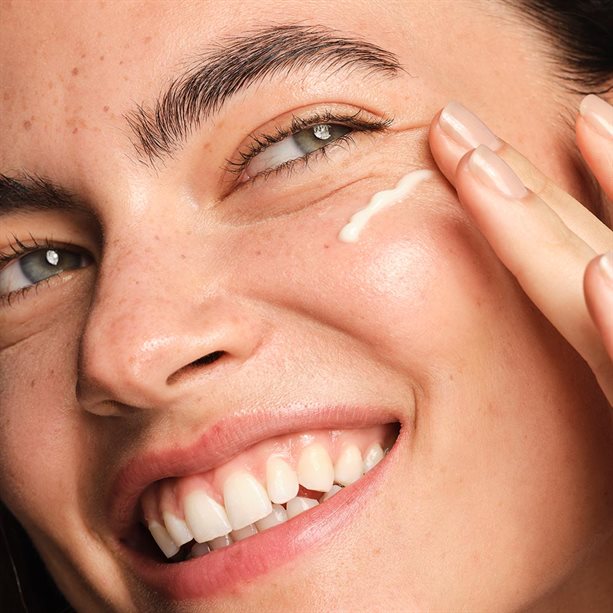 Anew Smoothing serum